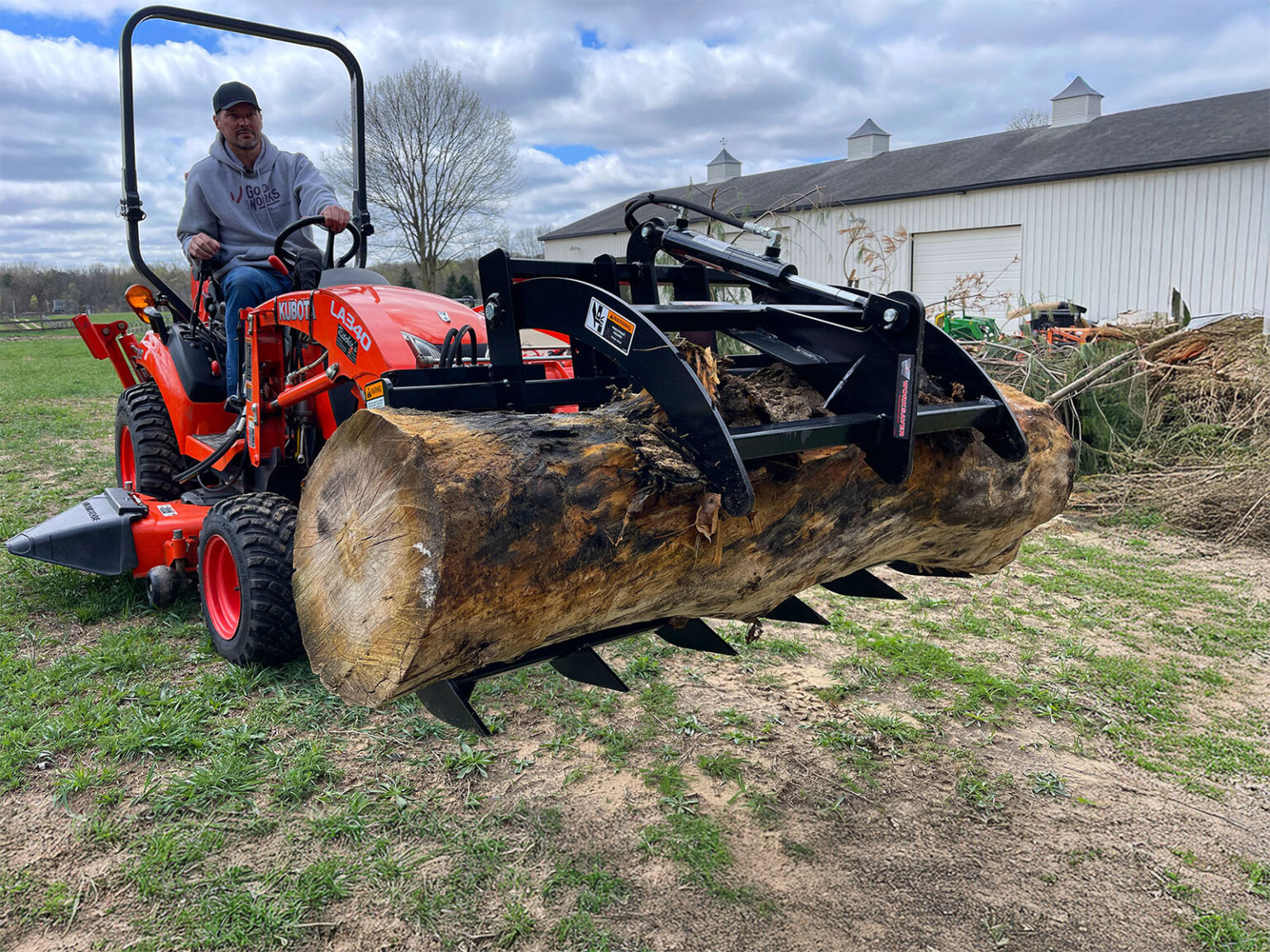 Mini Grapple for Subcompact Tractors | Worksaver