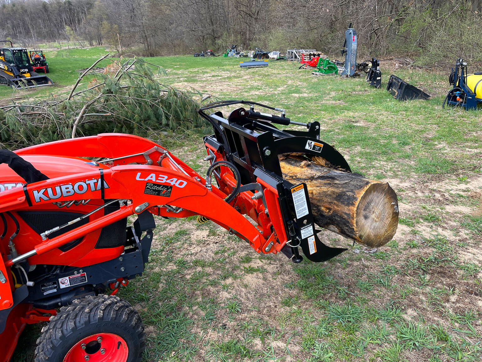 Mini Grapple for Subcompact Tractors | Worksaver