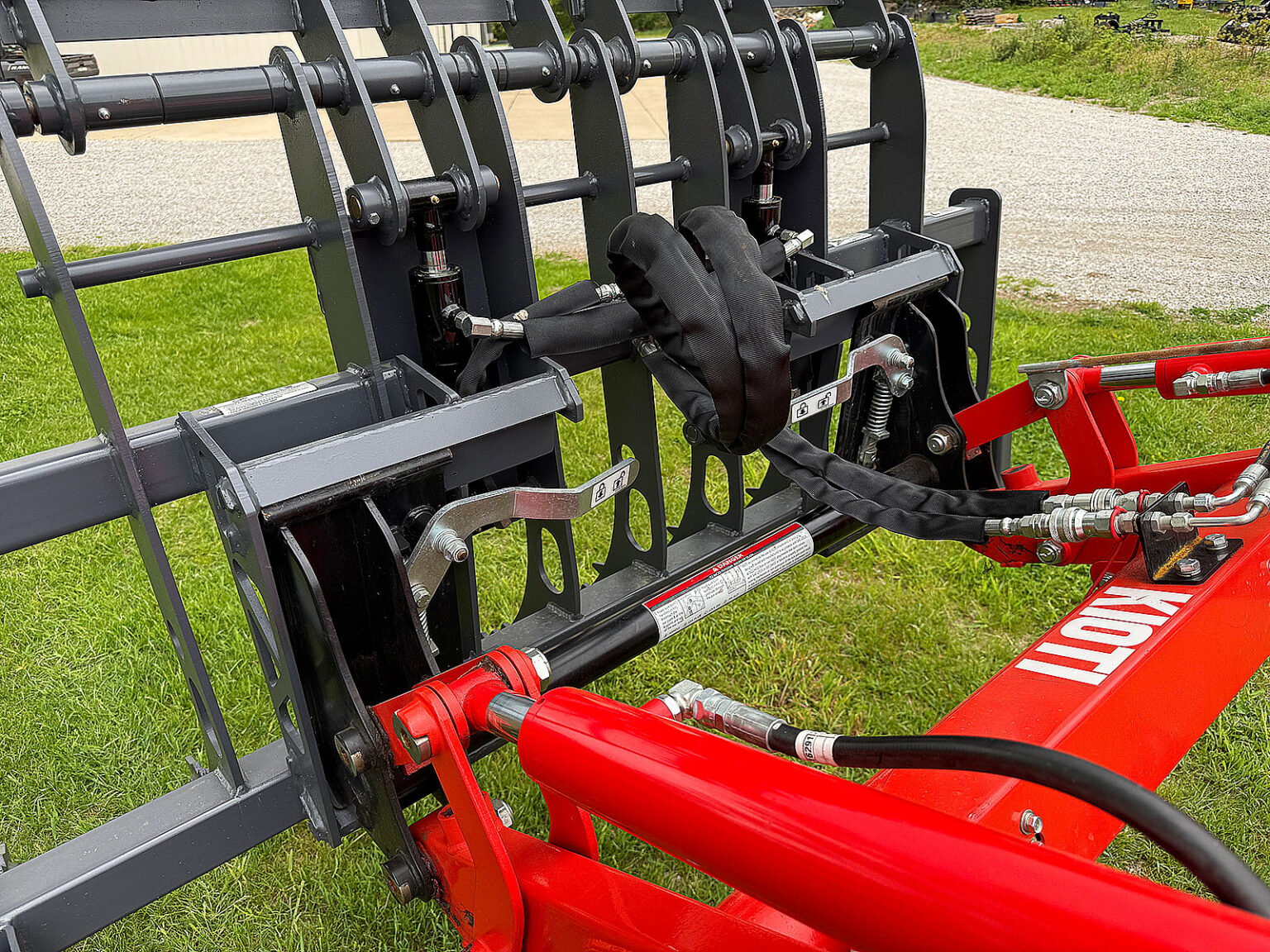 Extra-Wide Jaw Grapple Rake | Precision Mfg Big Mouth Grapples