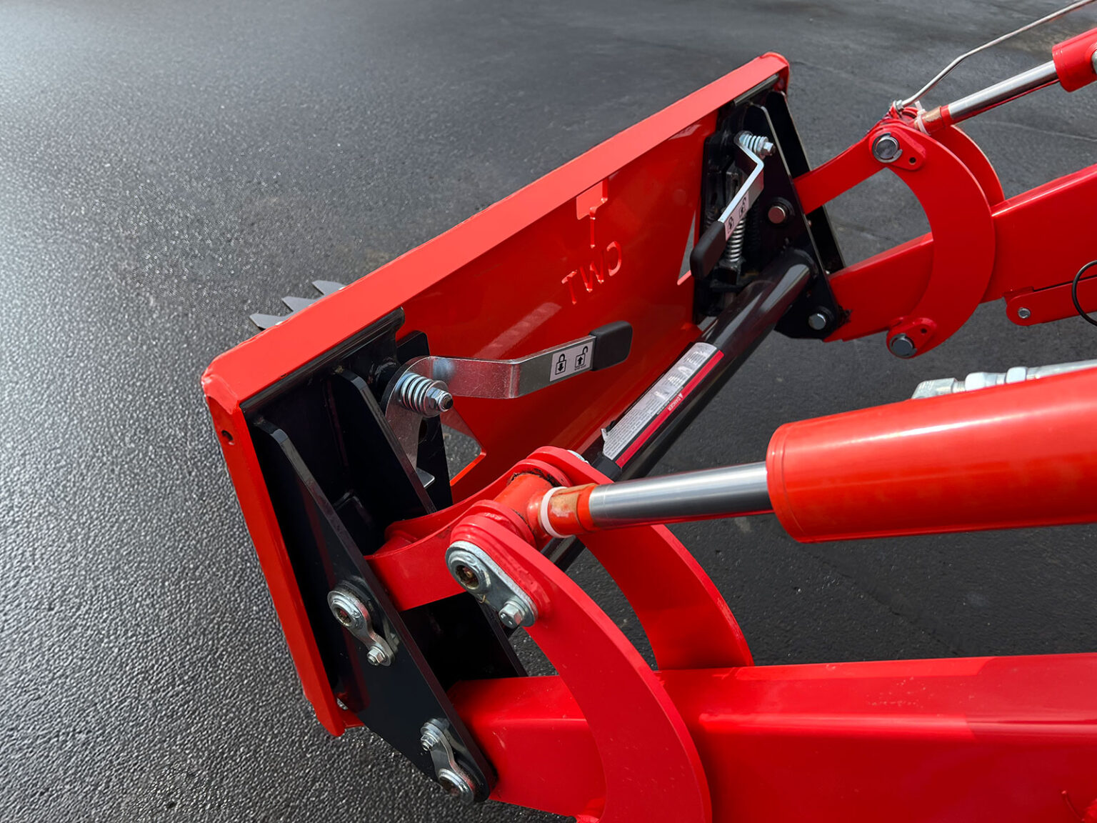 GWT Heavy Duty Wrecker | Stump Bucket in Kubota Orange