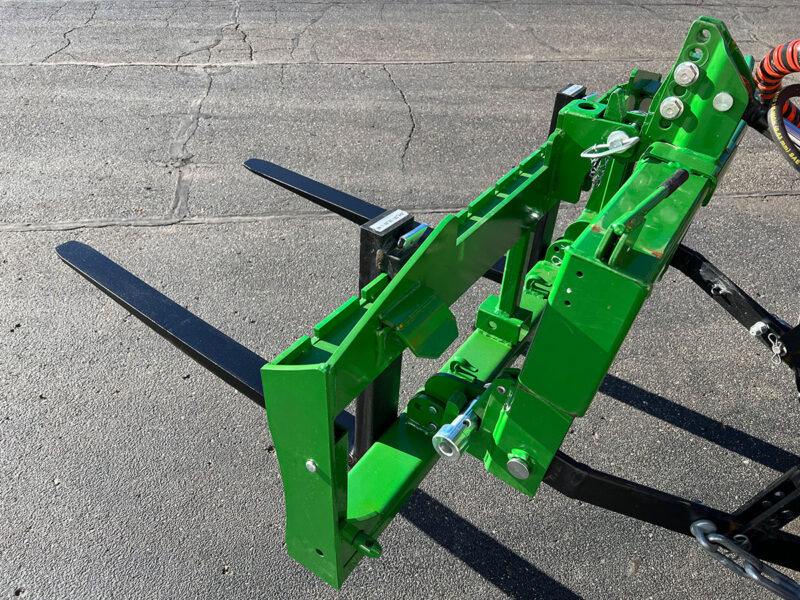 Pallet Forks for Front-End-Loader & 3-Point Hitch | John Deere QA