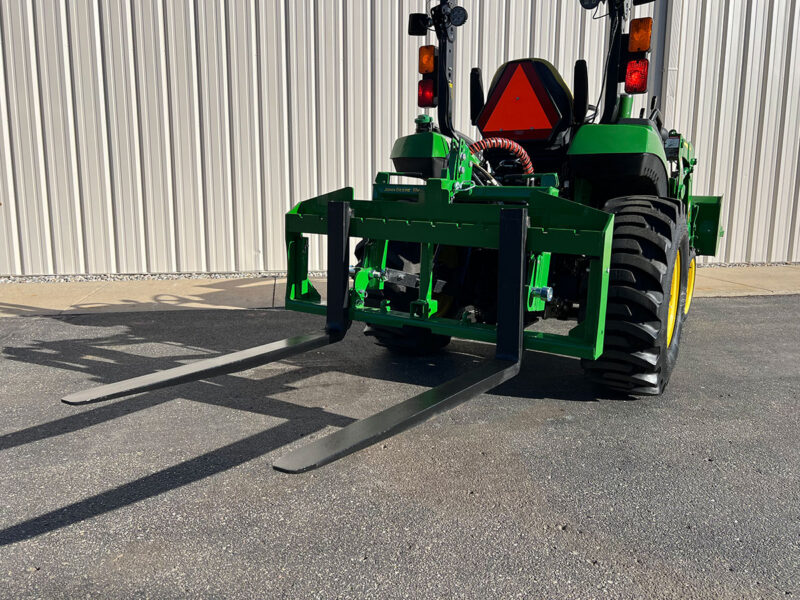 Pallet Forks for Front-End-Loader & 3-Point Hitch | John Deere QA